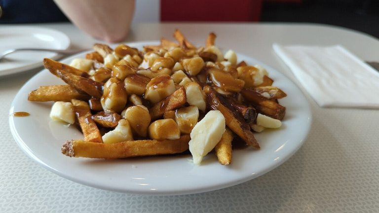 The 8 Most Authentic Canadian Foods & Why They're All Absolute Beauty ...