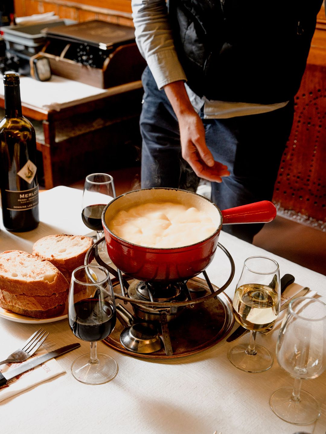 7 Special Places to Eat Fondue in Switzerland (That locals recommend ...